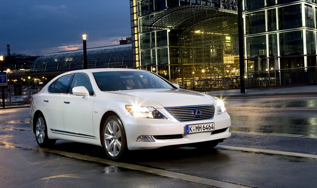 Lexus LS 600h L Landaulet | Za čoveka koji ima sve | Trio Driver ...
