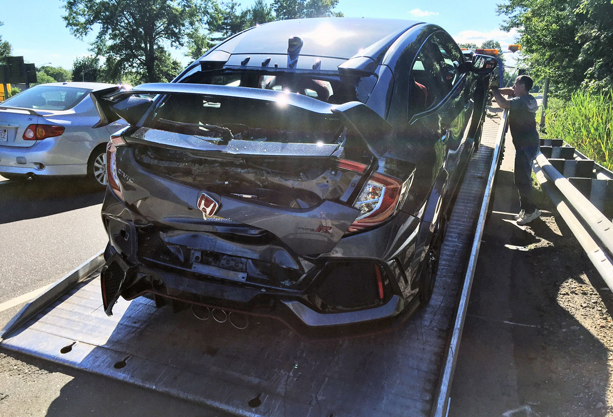 Slupana potpuno nova Honda Civic Type R na putu od salona do kuće ...
